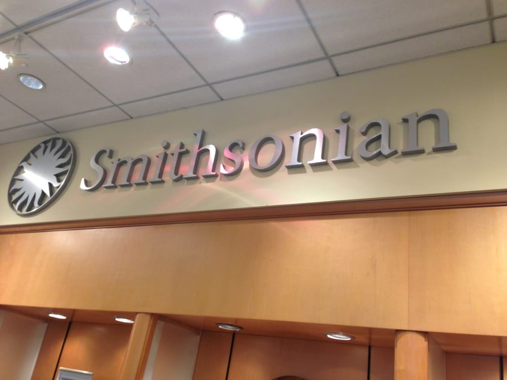 SMITHSONIAN MUSEUM STORE - Updated May 2024 - Dulles Airport, Dulles ...