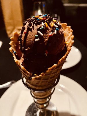 VIC’S - Updated October 2025 - 444 Photos & 231 Reviews - 355 Promenade ...