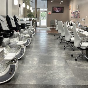 ULTIMATE NAILS - Updated August 2025 - 635 32nd Ave E, West Fargo ...