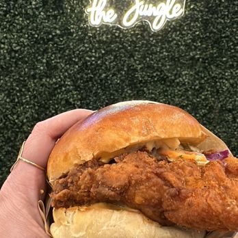 MACACO SPICY CHICKEN SANDWICHES - Updated April 2024 - 28 Photos & 21 ...