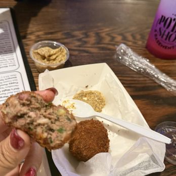 THE PO’BOY SHOP - Updated December 2025 - 730 Photos & 631 Reviews ...