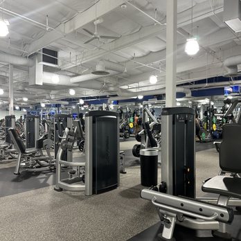 FITNESS 19 - Updated November 2024 - 42 Photos & 96 Reviews - 6203 ...