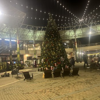 REDMOND TOWN CENTER - Updated January 2026 - 285 Photos & 101 Reviews ...