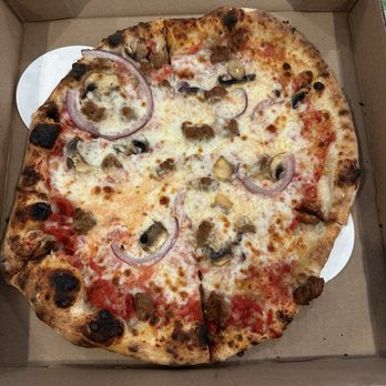 HOOPS PIZZERIA - Updated May 2025 - 23 Photos & 23 Reviews - 697 ...