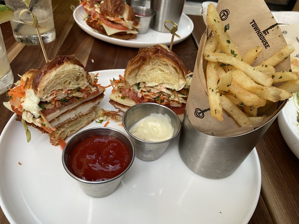 TOWNE SQUARE FOOD & SPIRITS - 11 Reviews - 1 Towne Square, Southfield ...