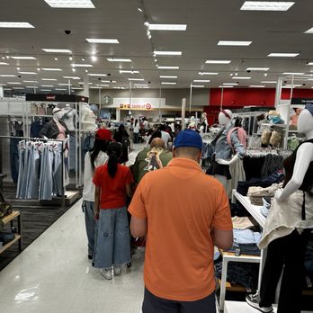 TARGET - Updated July 2025 - 192 Photos & 300 Reviews - 100 14th St ...