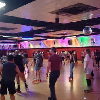 MOONLIGHT ROLLERWAY - 454 Photos & 737 Reviews - 5110 San Fernando Rd ...