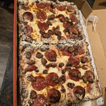 JET’S PIZZA - Updated October 2025 - 43 Photos & 31 Reviews - 6411 E NW ...