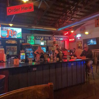 BOWSTRING PIZZA AND BREWYARD - Updated September 2024 - 124 Photos & 91 ...