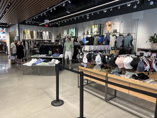 LULULEMON - 334 Photos & 205 Reviews - 1450 Ala Moana Blvd, Honolulu ...