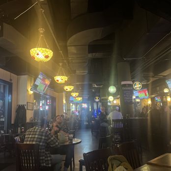 LIZZIE MCNEILL’S IRISH PUB - Updated December 2025 - 196 Photos & 338 ...