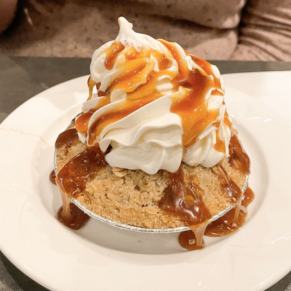 VEE RESTAURANT & SPORTS LOUNGE - Updated January 2025 - 76 Photos - 24 ...