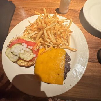 131 MAIN RESTAURANT - Updated December 2024 - 335 Photos & 300 Reviews ...