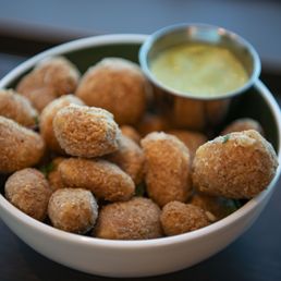 360 WESTPORT - Updated October 2025 - 376 Photos & 94 Reviews - 111 W ...