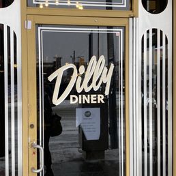 DILLY DINER - Updated October 2025 - 851 Photos & 637 Reviews - 402 E ...