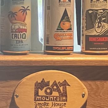 MOAT MOUNTAIN SMOKEHOUSE & BREWING - Updated August 2024 - 555 Photos ...