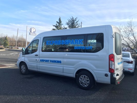 EXPRESSPARK SOUTH LOT - Updated December 2025 - 34 Photos & 90 Reviews ...