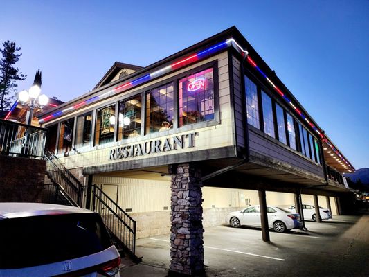 OAKHURST GRILL AND WHISKEY 41 LOUNGE - Updated May 2026 - 665 Photos ...