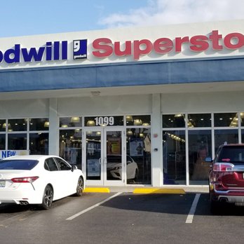 GOODWILL - OAKLAND PARK - Updated May 2025 - 92 Photos & 57 Reviews ...