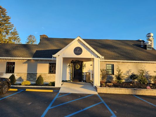 TEE BAR & GRILLE - Updated December 2025 - 31 Photos & 18 Reviews - 795 ...