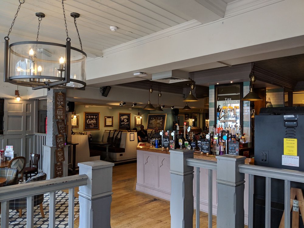 ELMBRIDGE ARMS - Updated May 2024 - 2 High Street, Weybridge, Surrey ...