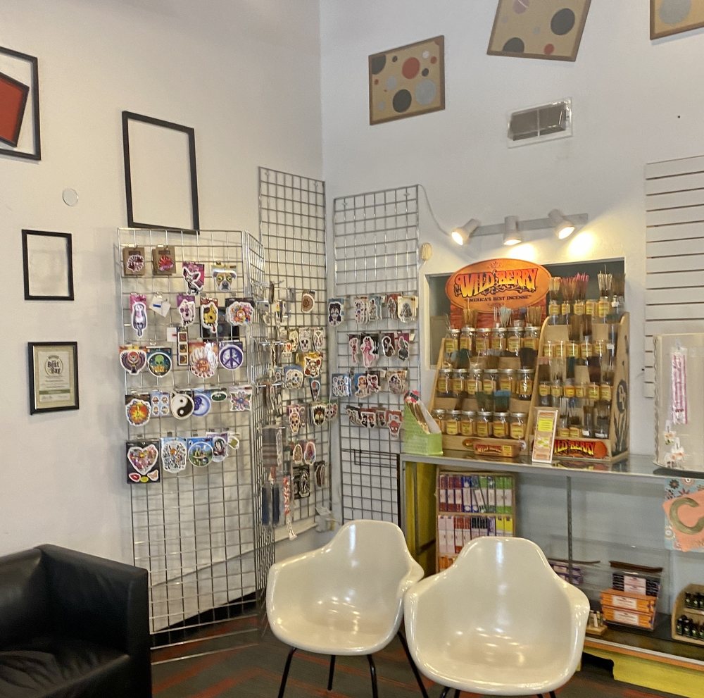 COLOURBOX BODY PIERCING - 89 Photos & 23 Reviews - 157 N Broadway ...