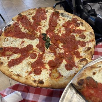 GRIMALDI’S PIZZERIA - Updated October 2024 - 150 Photos & 130 Reviews ...