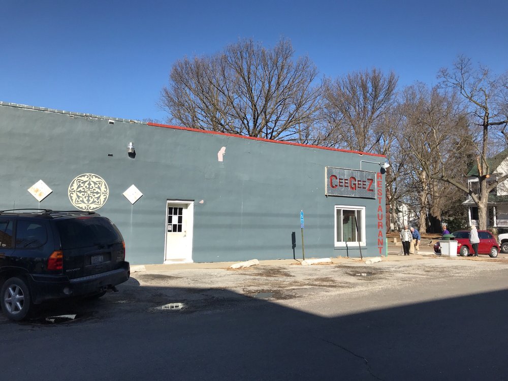 CEEGEEZ - Updated June 2025 - 127 5th St, Carrollton, Illinois ...