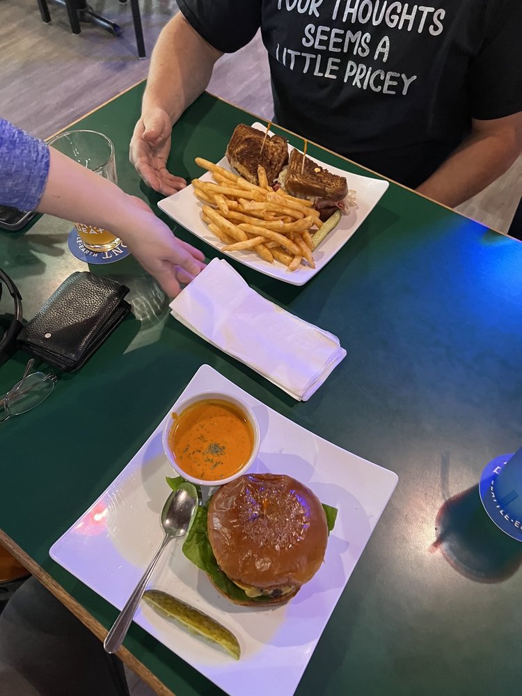 L & M FIREHOUSE - Updated November 2024 - 32 Photos & 92 Reviews - 533 ...