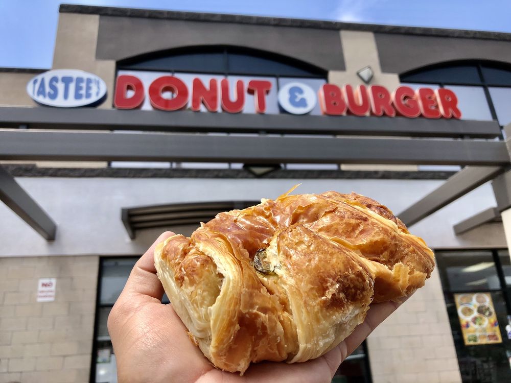 TASTEES DONUT & BURGER - Updated December 2024 - 76 Photos & 143 ...