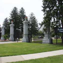 ROSELAND PARK CEMETERY - 13 Photos & 16 Reviews - 29001 Woodward Ave ...