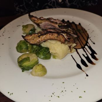 MIDDLE GROUNDS GRILL - Updated January 2025 - 519 Photos & 876 Reviews ...