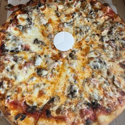 CHI CHI’S PIZZA - Updated January 2026 - 238 Photos & 651 Reviews ...