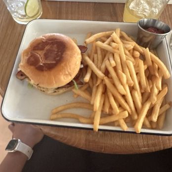 ACACIA MIDTOWN - Updated January 2026 - 163 Photos & 77 Reviews - 2363 ...