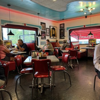 BVILLE DINER - Updated November 2025 - 114 Photos & 194 Reviews - 16 E ...