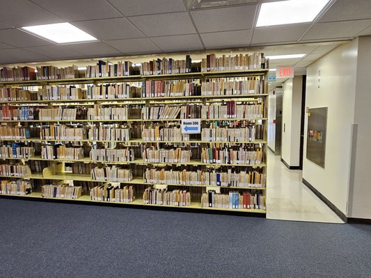 HAMILTON LIBRARY - Updated December 2025 - 42 Photos & 29 Reviews ...