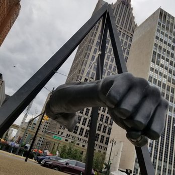MONUMENT TO JOE LOUIS - Updated November 2025 - 63 Photos & 25 Reviews ...