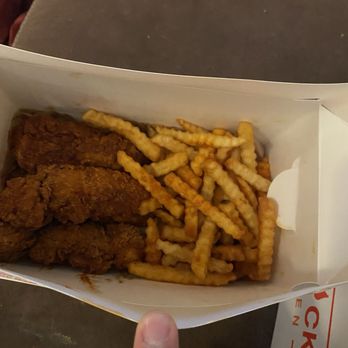 MAIN CHICK HOT CHICKEN - Updated January 2025 - 677 Photos & 469 ...