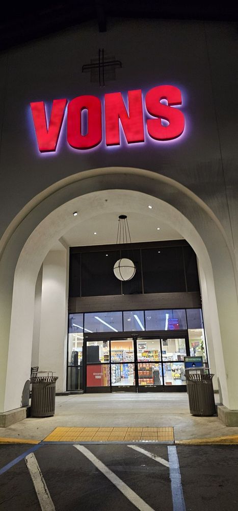 VONS - Updated December 2025 - 118 Photos & 217 Reviews - 11986 ...