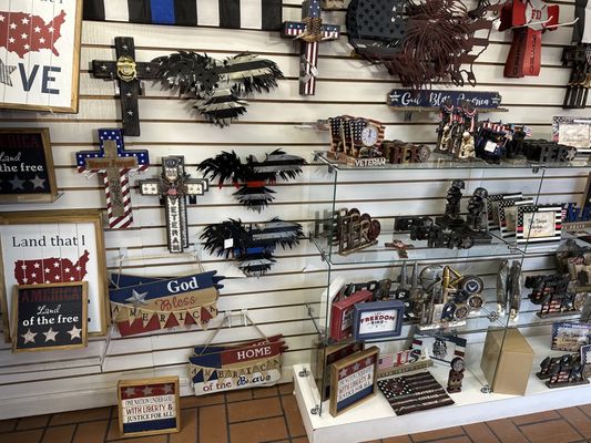 LID’L DOLLY’S FACTORY STORE - Updated December 2025 - 50 Photos & 23 ...