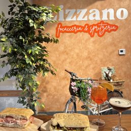 LIZZANO - Updated December 2025 - 92 Photos & 38 Reviews - 636 N Wells ...