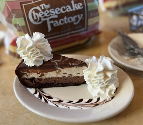 THE CHEESECAKE FACTORY - Updated May 2025 - 1522 Photos & 840 Reviews ...