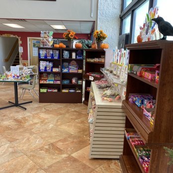 MRS CAVANAUGH’S CANDIES - Updated December 2025 - 75 Photos & 31 ...