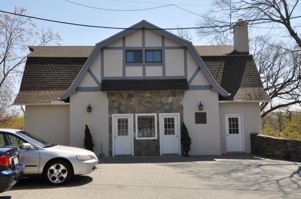 SPRINGVALE APARTMENTS COMPANY - Updated December 2025 - 11 Photos - 2-T ...