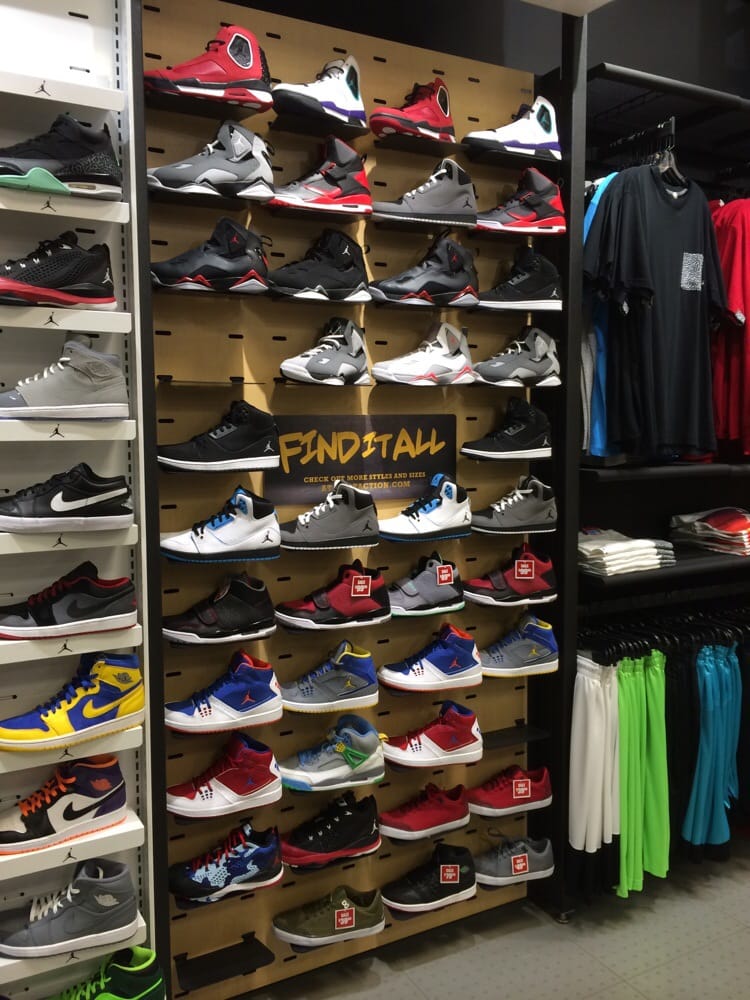 FOOTACTION FOOTWEAR - Updated October 2025 - 20700 Avalon Blvd, Carson ...