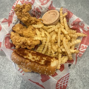 RAISING CANE’S CHICKEN FINGERS - Updated July 2025 - 335 Photos & 360 ...