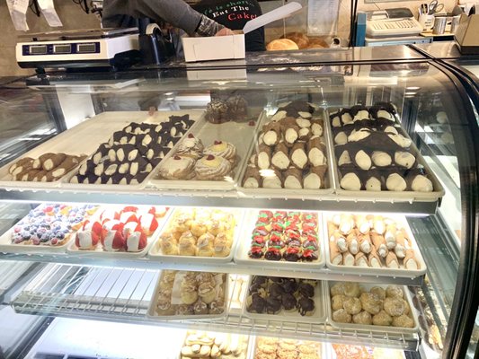 DOLCI MOMENTI BAKERY - Updated June 2024 - 38 Photos & 73 Reviews ...
