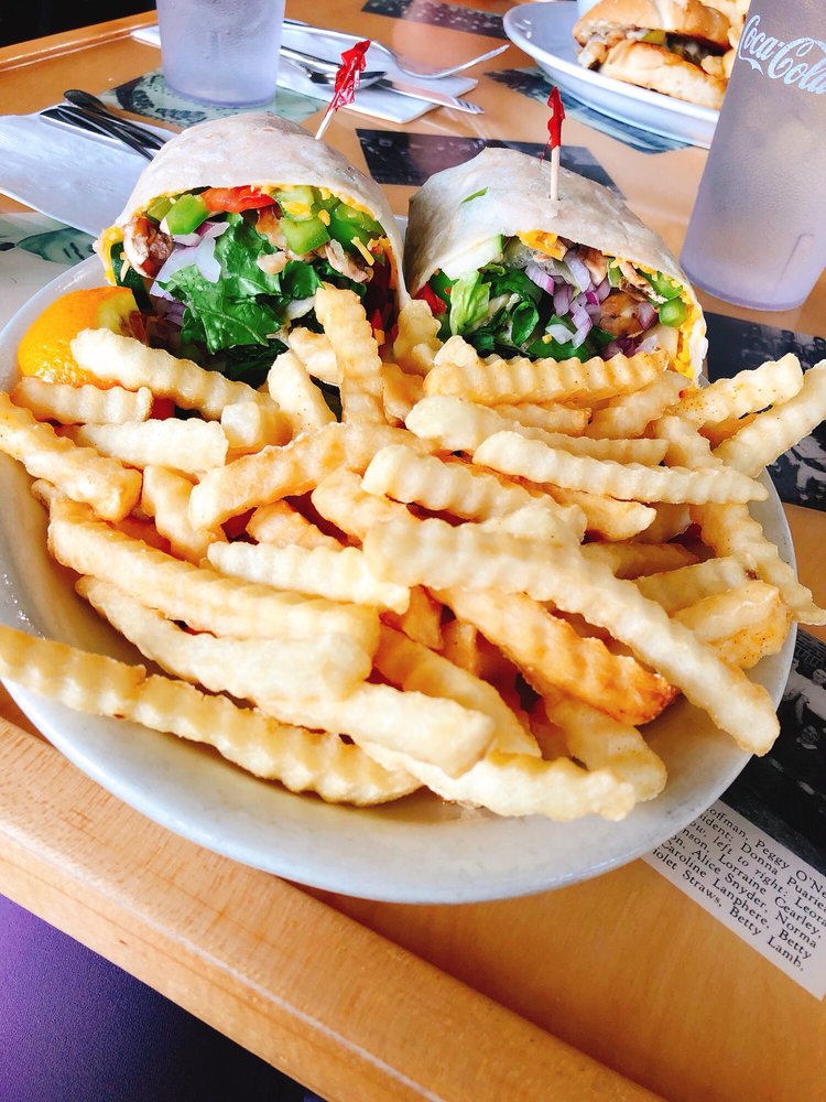 CRUISER CAFE - 83 Photos & 155 Reviews - American (Traditional) - 106 ...