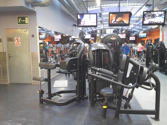 BASIC-FIT MADRID CALLE ORENSE - Updated May 2024 - C/ Orense 67 loc ...