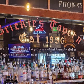 BRICKIES TAVERN - Updated May 2025 - 132 Photos & 156 Reviews - 706 W ...